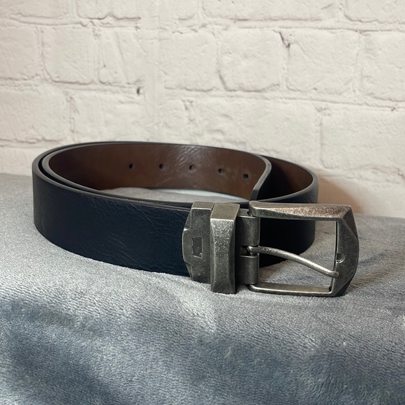 Levi's | Accessories | Levis Reversible Belt M 2436 | Poshmark